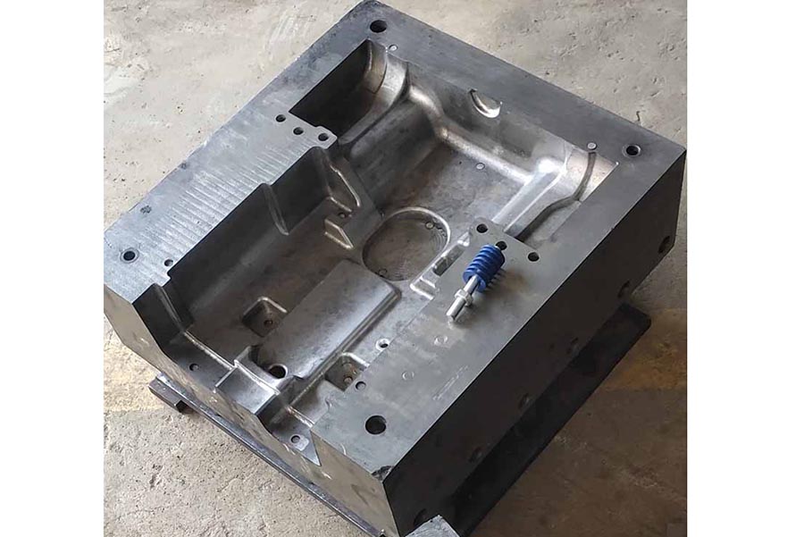 Vacuum Casting Foundry, V-Process Casting Foundry | RMC Foundry